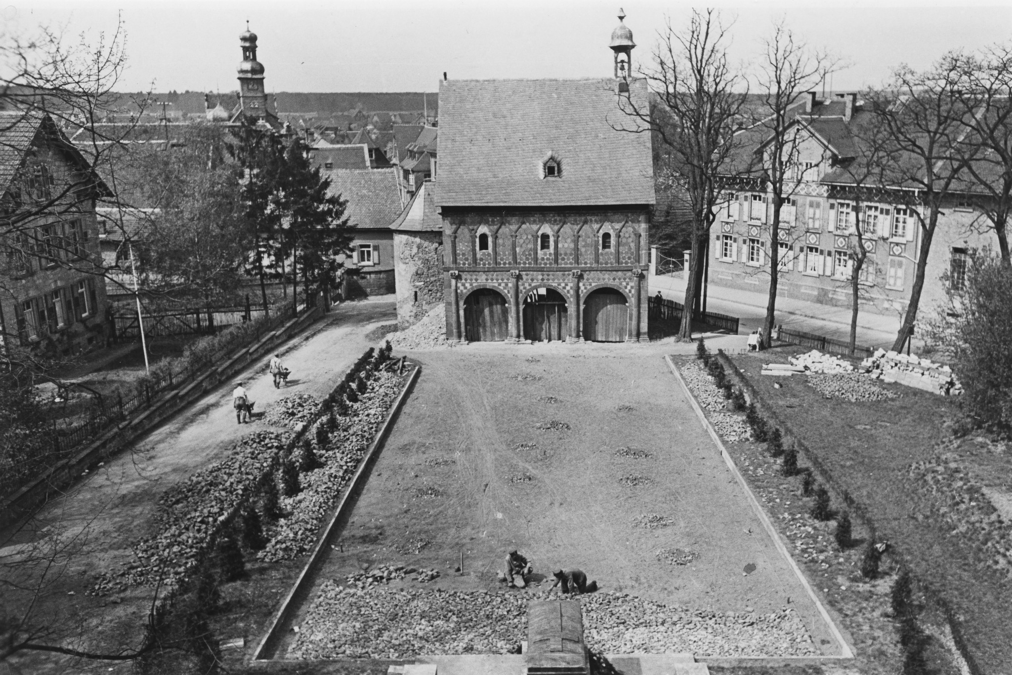 lorsch.de | Meldung: Fotoausstellung zum Lorscher Kloster im Wandel der ...